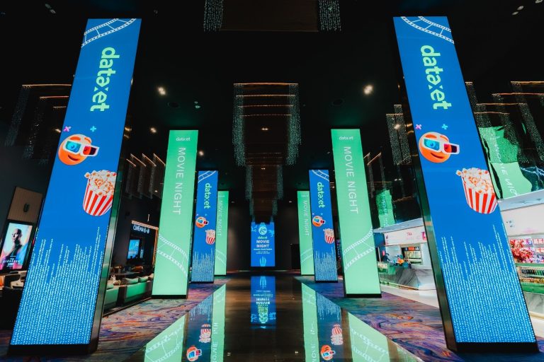 ดาต้าเซ็ตจัดกิจกรรม "Dataxet Movie Night" ชวนพนักงานทั้งบริษัทไปดูหนังพร้อมกัน! | dataxet:infoquest