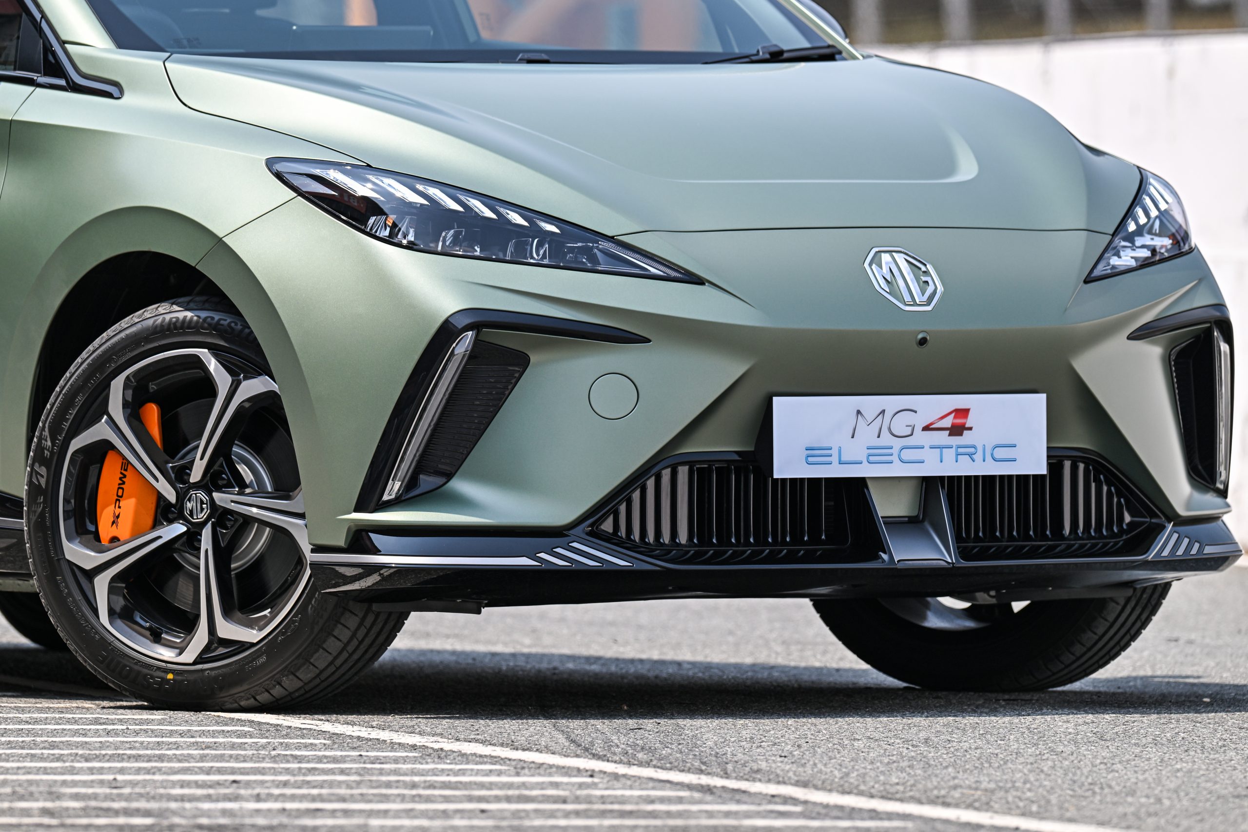 "BRIDGESTONE TURANZA T005 EV, a Premium High-Performance for EVs with the Cutting-Edge ENLITEN(R ...